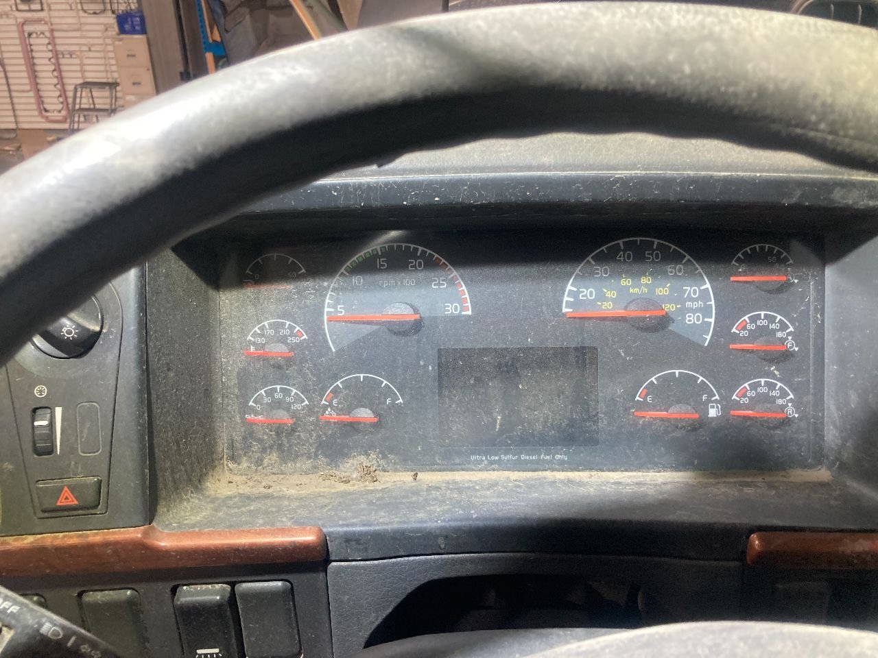 21350962-P01 | Volvo VT Speedometer Instrument Cluster for Sale