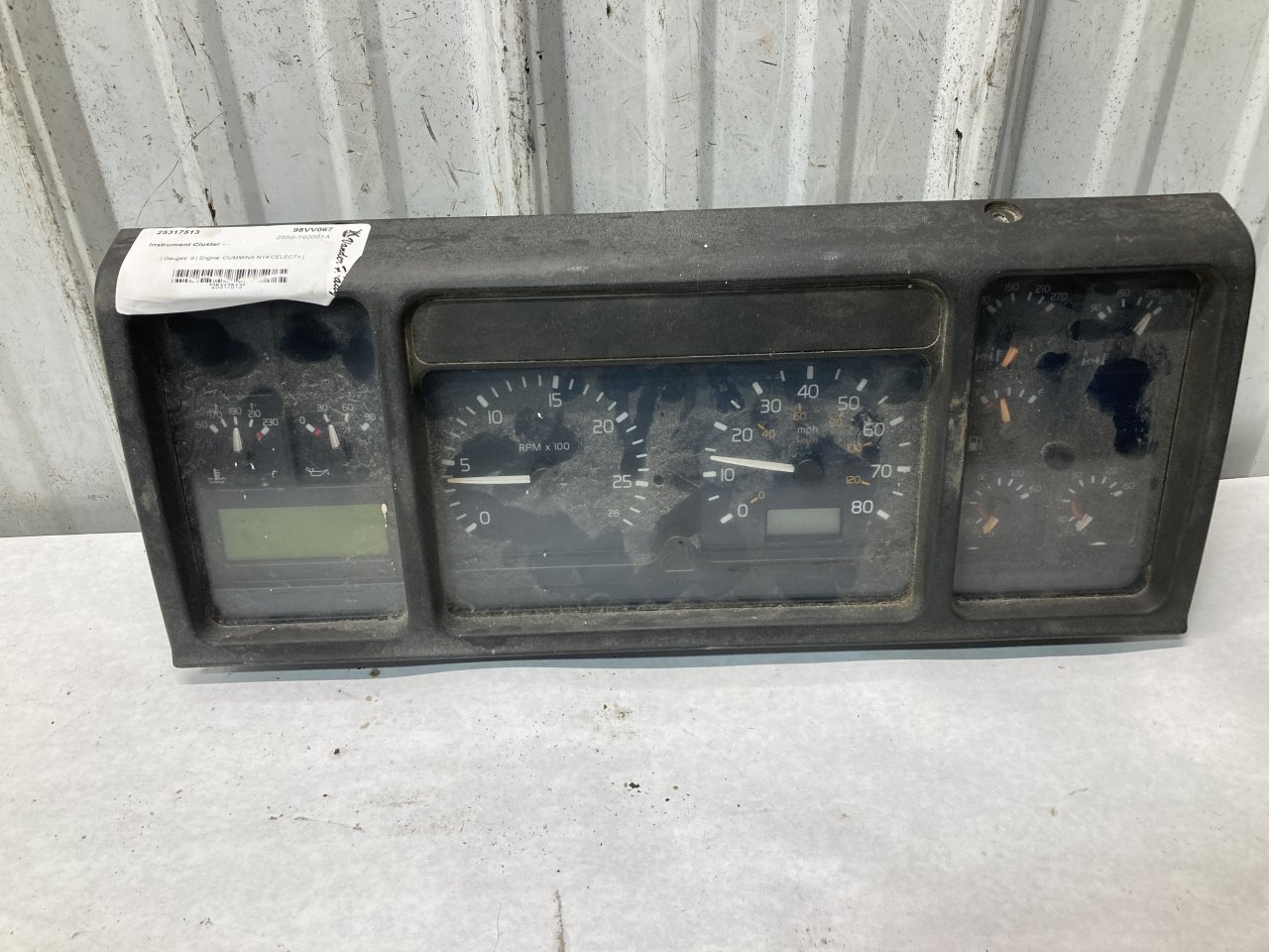1078803 | Volvo VNL Speedometer Instrument Cluster for Sale