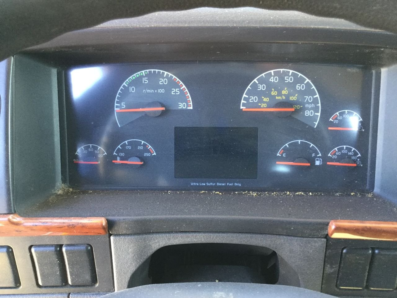 2226136P01 | Volvo VT Speedometer Instrument Cluster for Sale