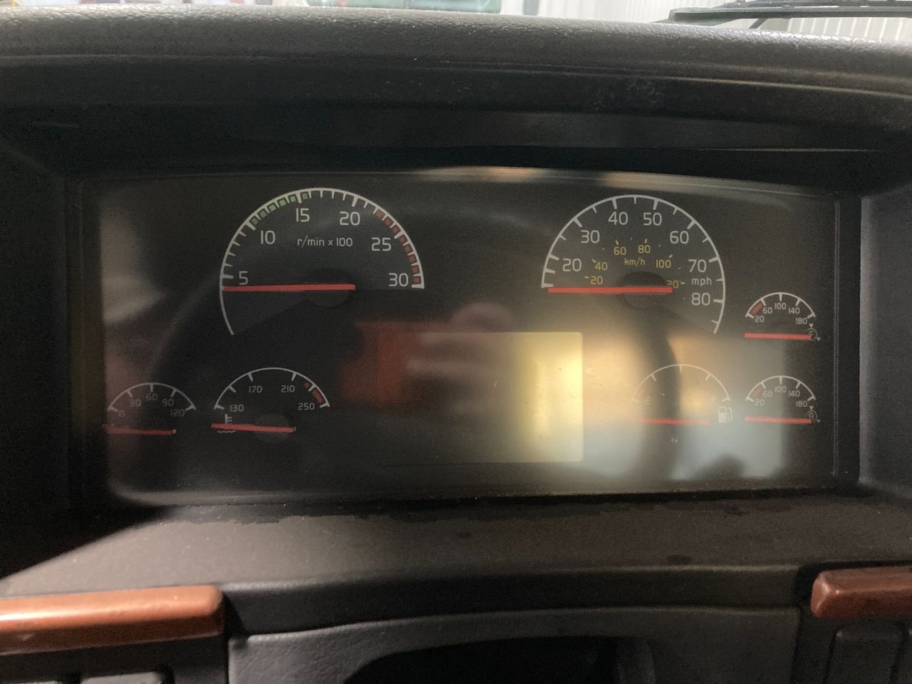 22805586-P01 | Volvo VNM Speedometer Instrument Cluster for Sale