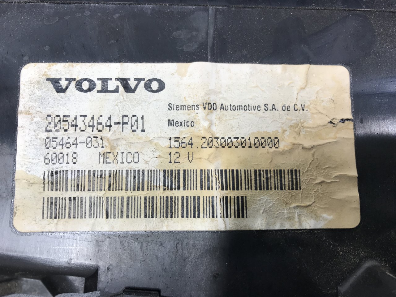 20543464-P01 | Volvo VT Speedometer Instrument Cluster for Sale