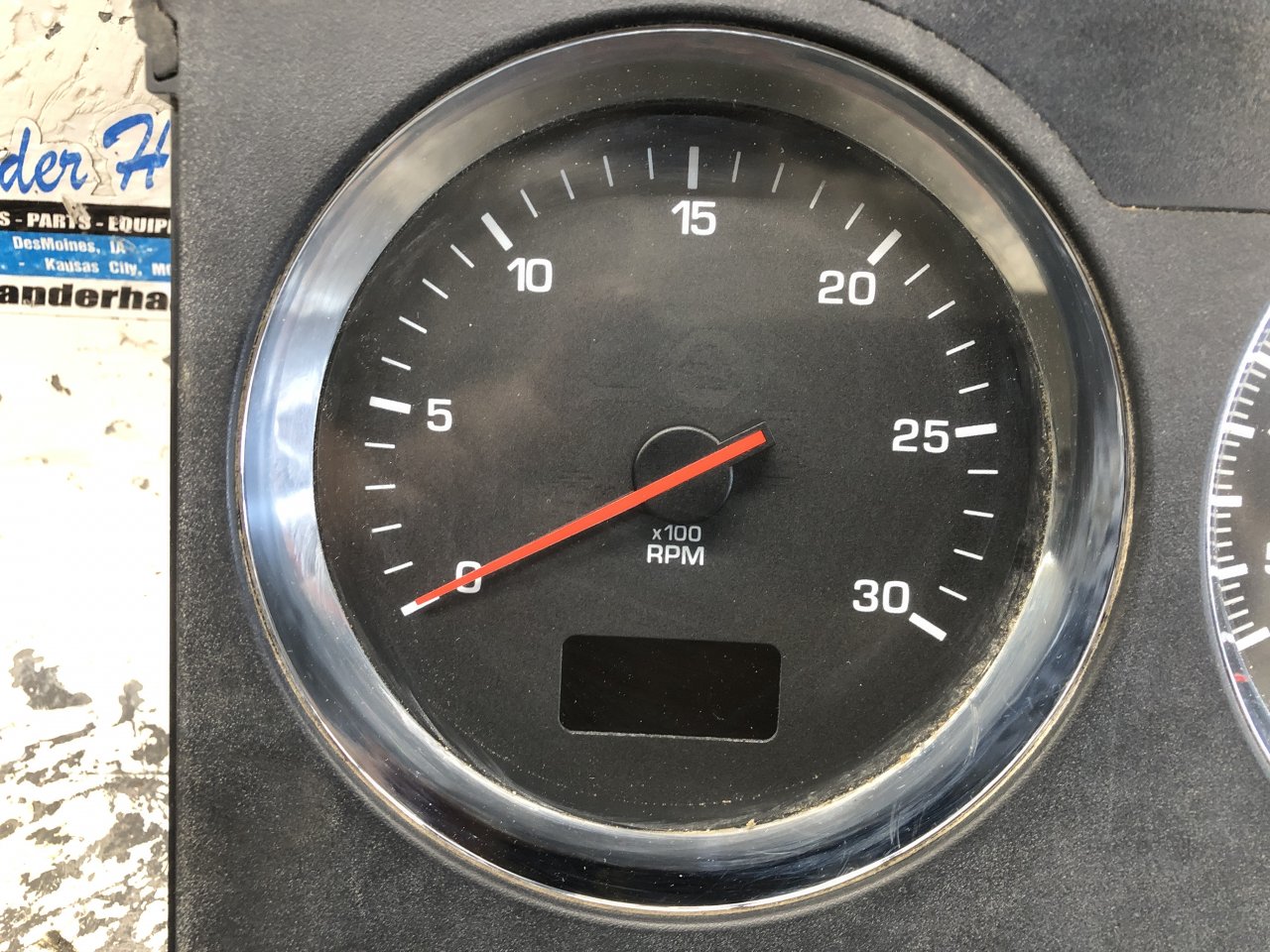 Q43-1116-1-2-105 | Kenworth W900B Speedometer Instrument Cluster for Sale