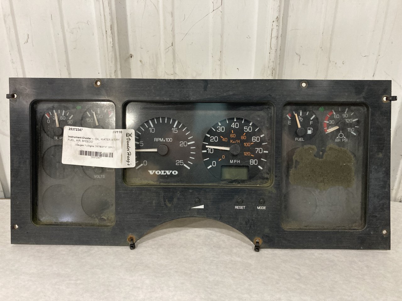 Volvo WAH Speedometer Instrument Cluster for Sale