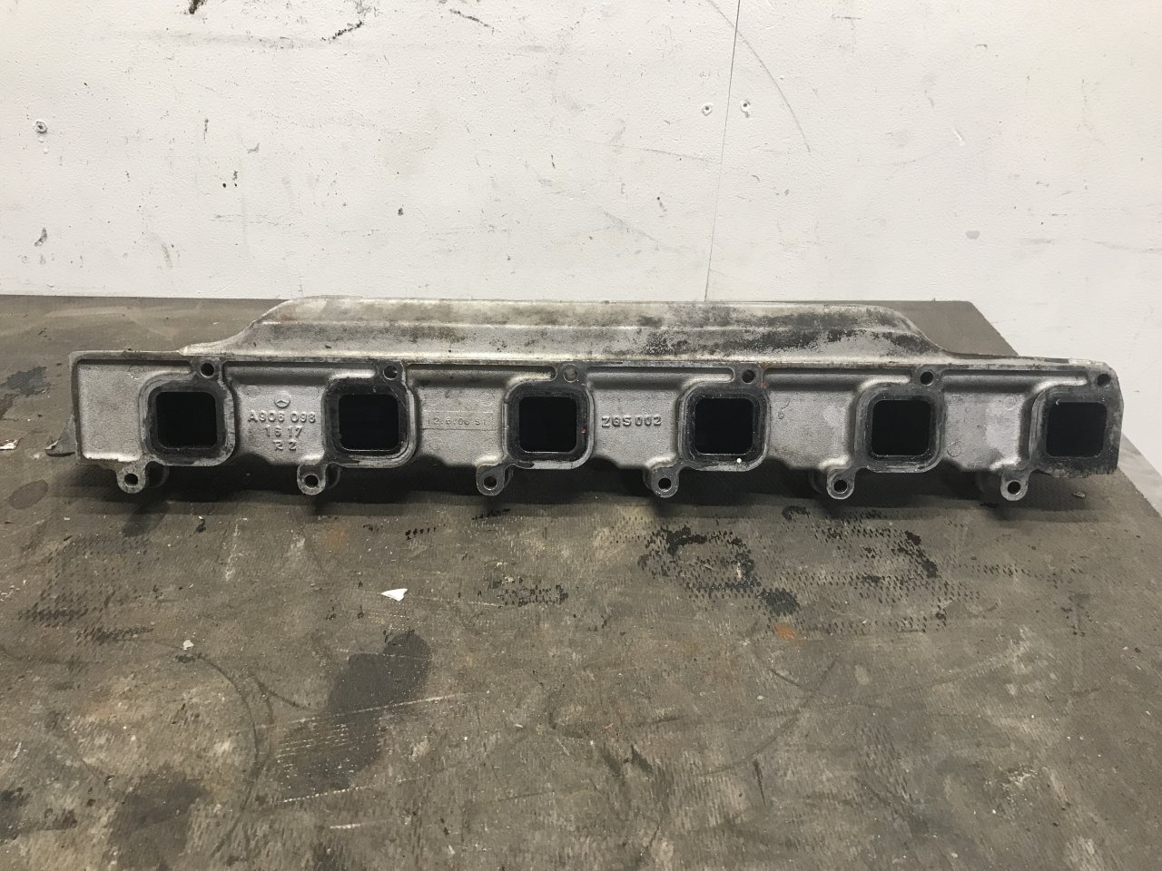 Mercedes MBE906 Engine Intake Manifold for Sale
