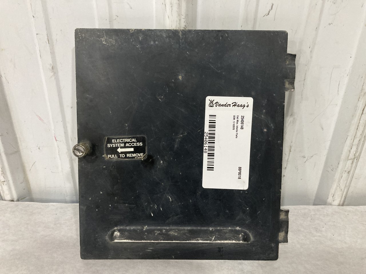 20-13863-A | Peterbilt 379 Cab Interior Part for Sale