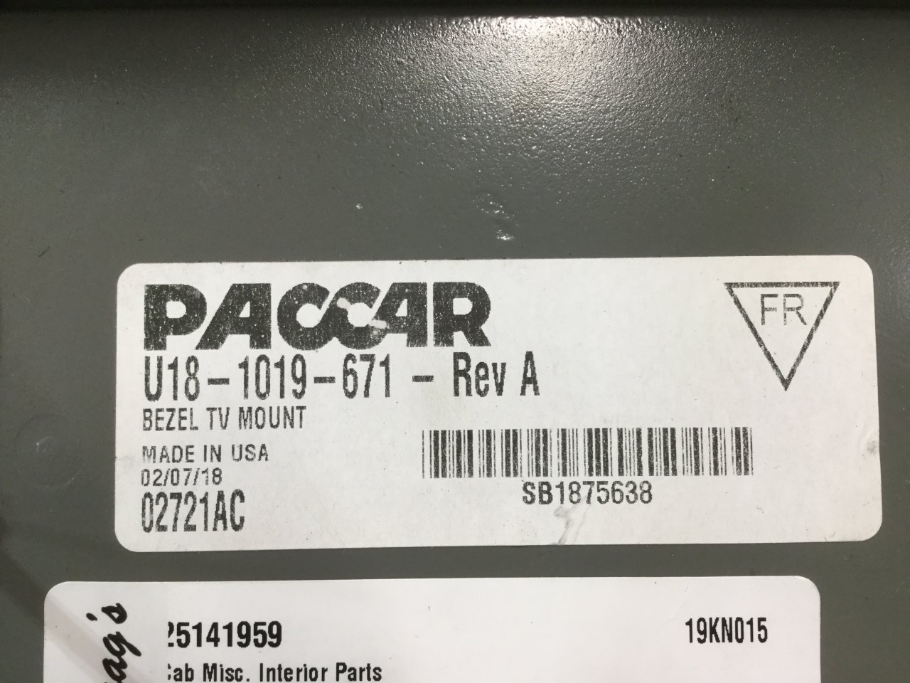 U18-1019-671 | Kenworth T680 Cab Interior Part for Sale