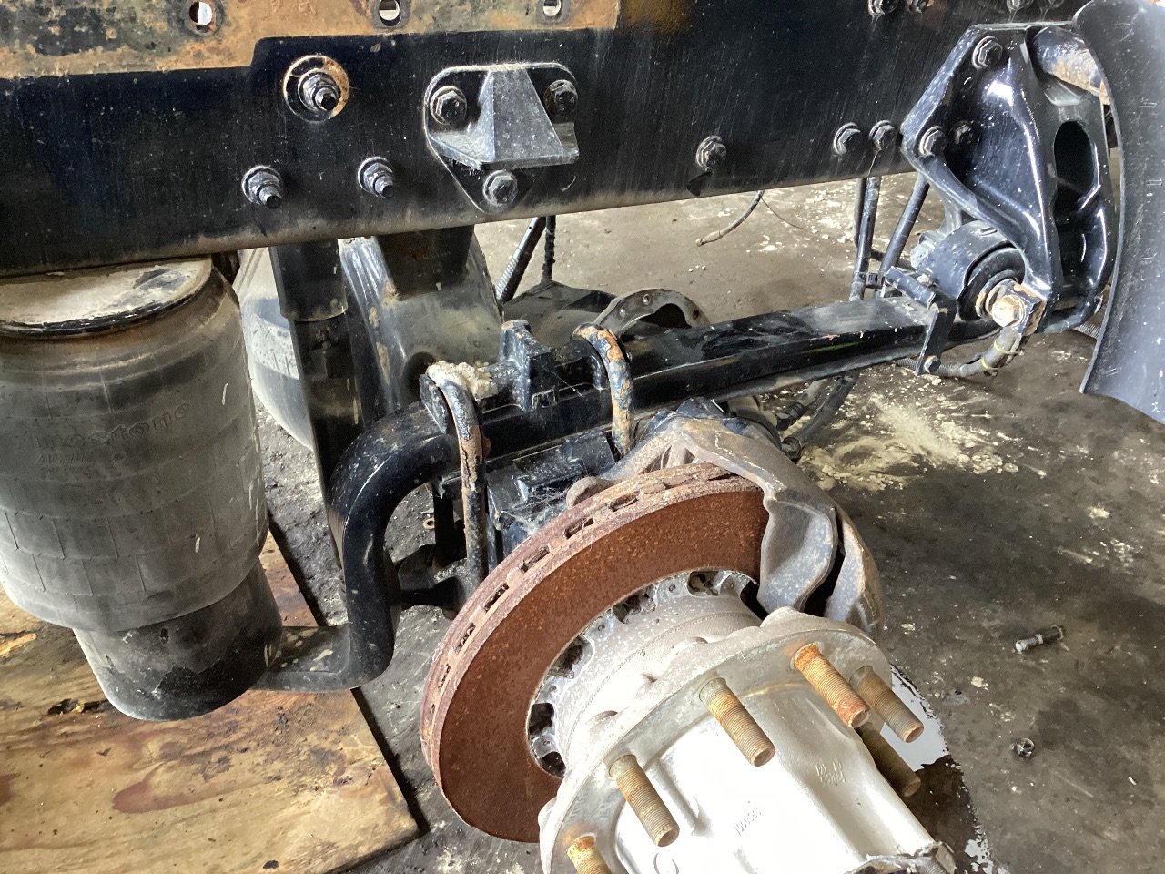 03-08675R | Kenworth T440 Rear Leaf Spring for Sale