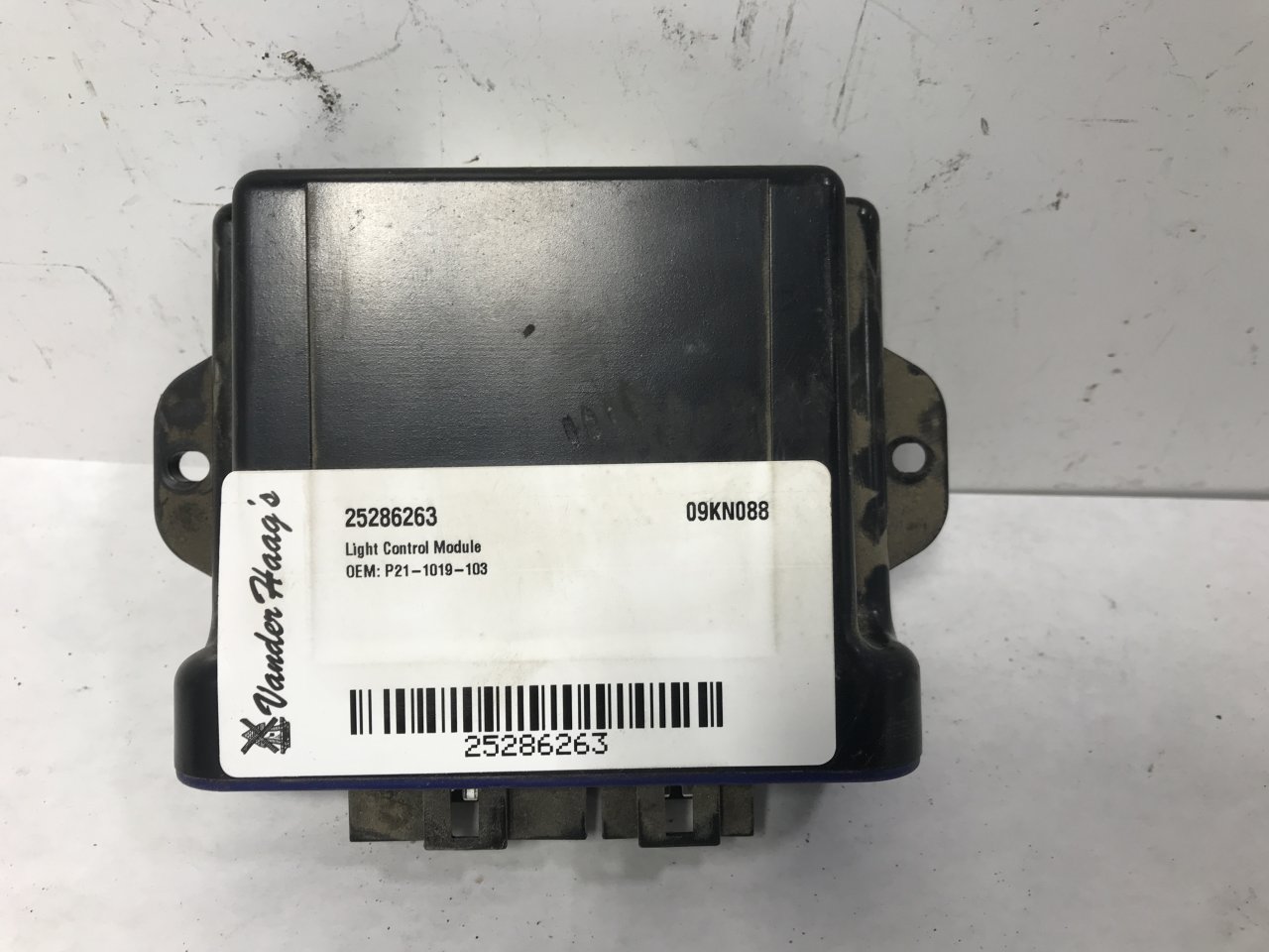 P21-1019-103 | Kenworth T800 Light Control Module for Sale