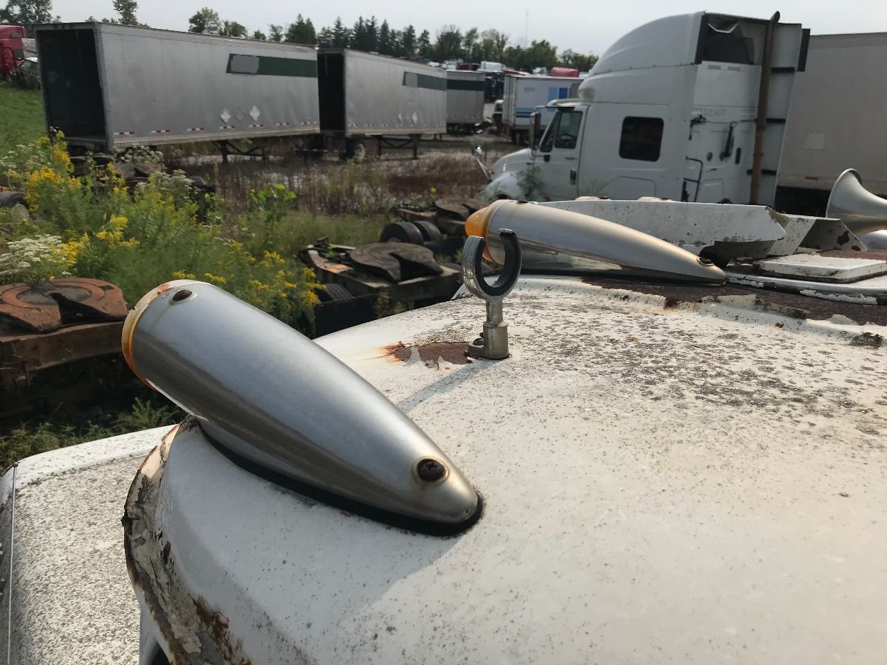 Mack R600 Lighting, Exterior for Sale