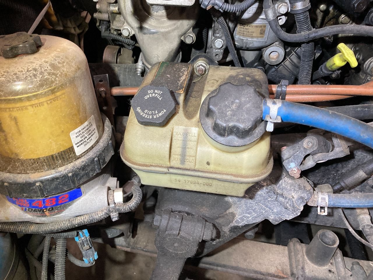 14-17294-000 | Freightliner CASCADIA Power Steering Reservoir for Sale