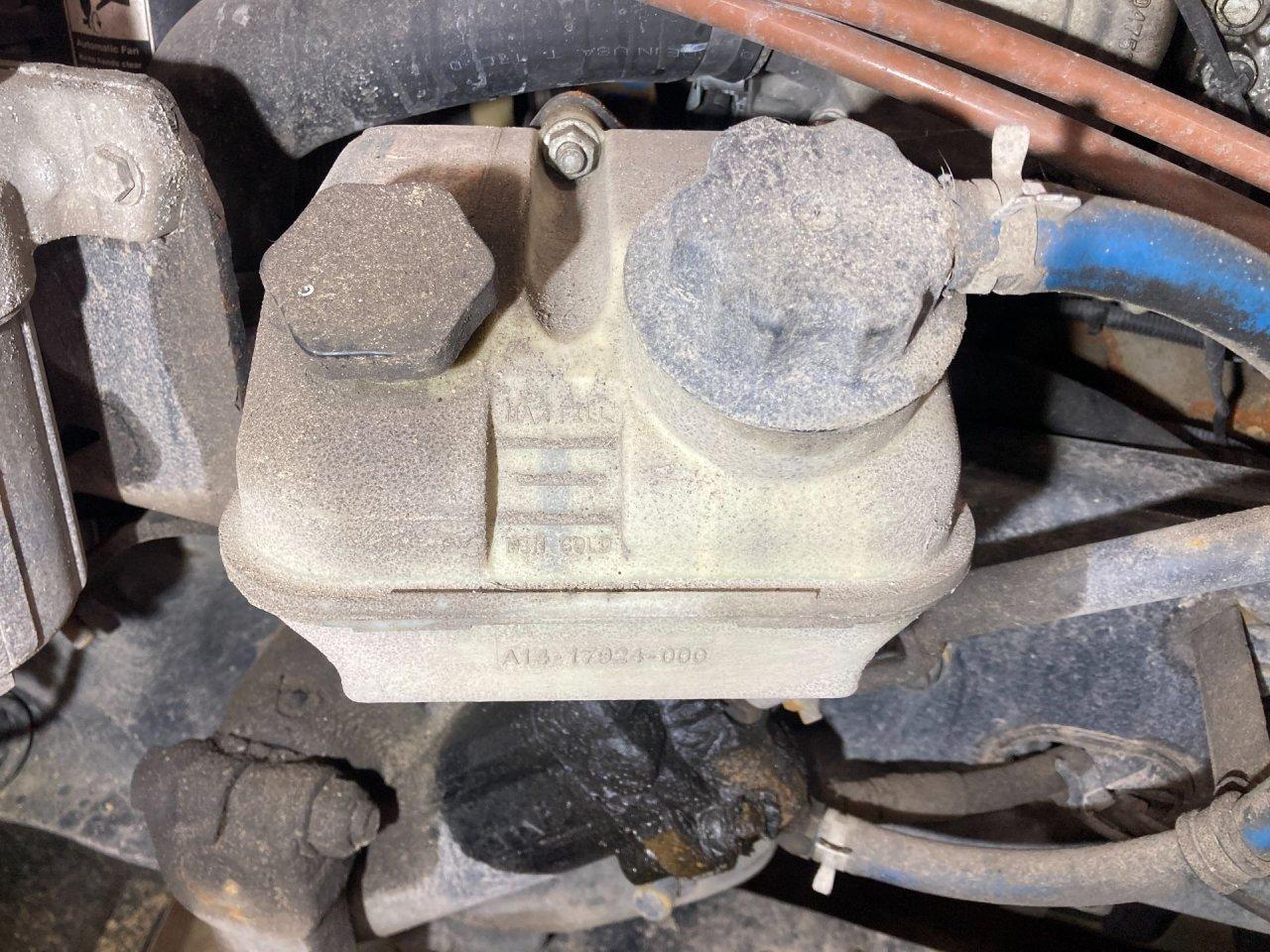 A14-17924-000 | Freightliner CASCADIA Power Steering Reservoir for Sale