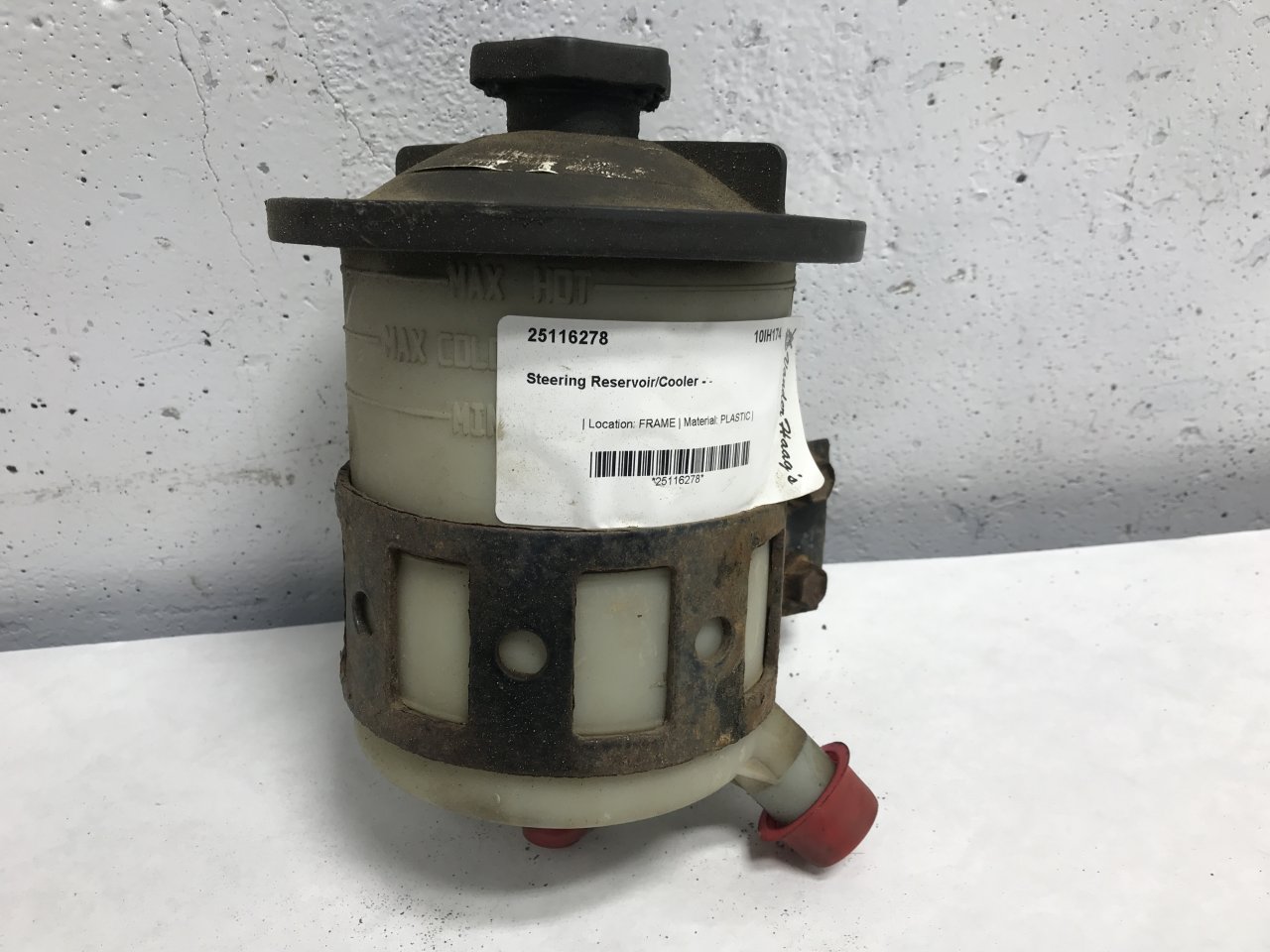 3533790C96 | International CE Power Steering Reservoir for Sale
