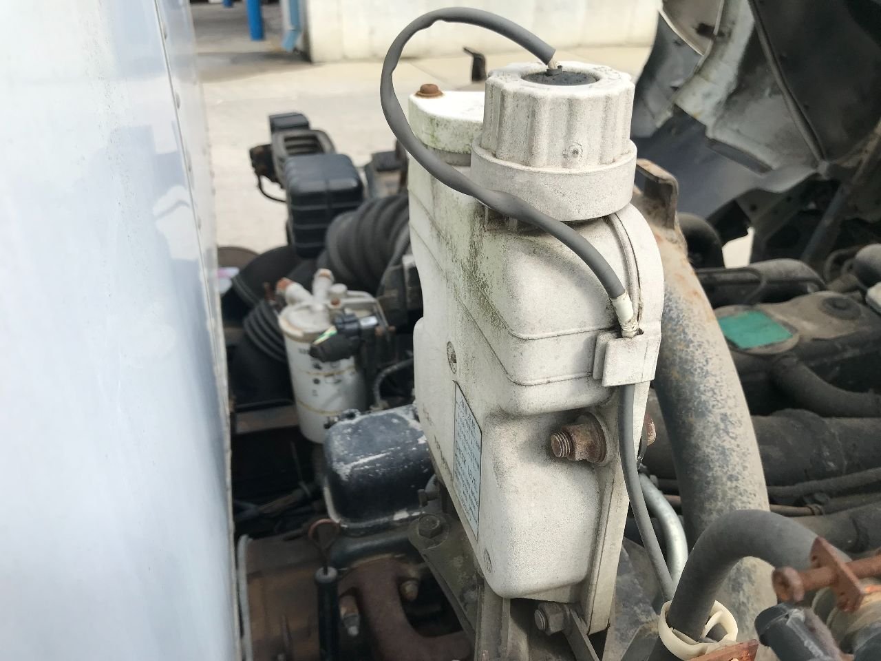 Mitsubishi FH Power Steering Reservoir for Sale
