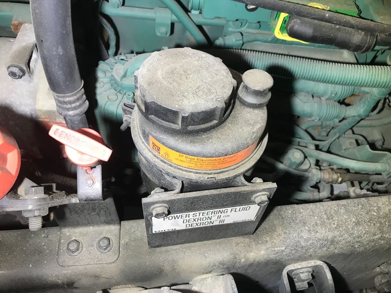 PA66GF25 | Volvo VNL Power Steering Reservoir for Sale