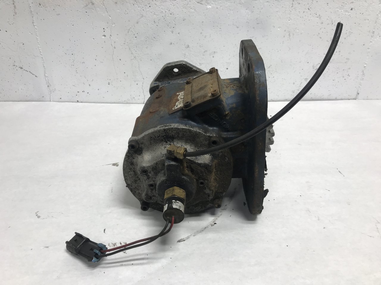 SH8S-U6812-A1ZX | Fuller RTO16910C-AS3 PTO | Power Take Off for Sale