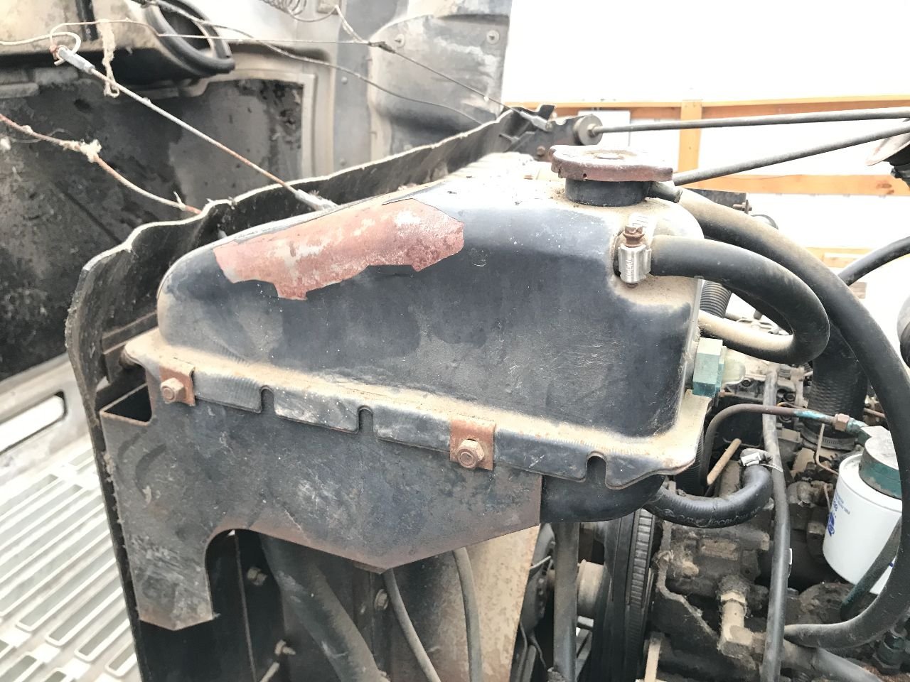 1619114C5 | International 4600 Radiator Overflow Bottle for Sale