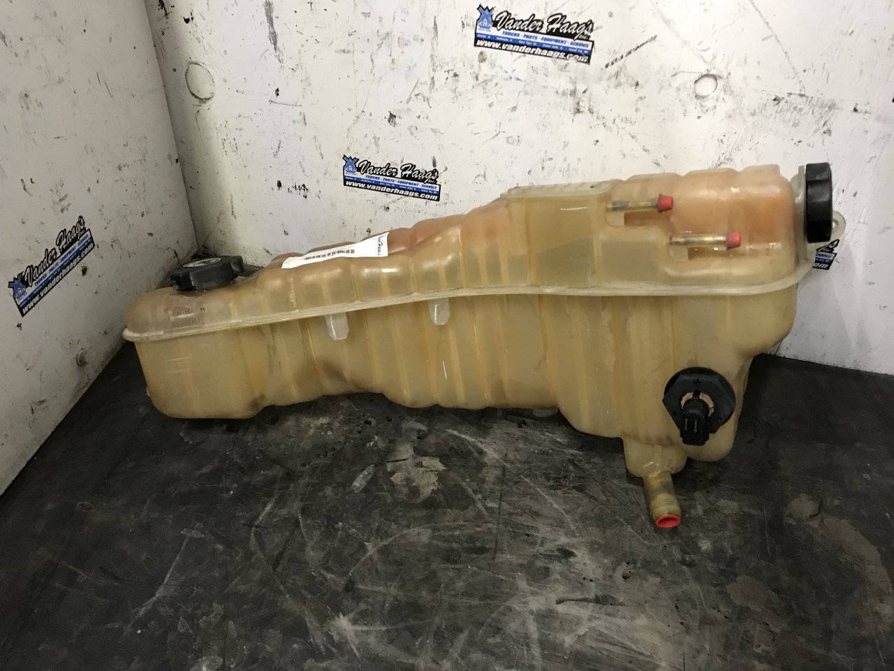 A05-28531-002 | Western Star Trucks 4700 Radiator Overflow Bottle for Sale