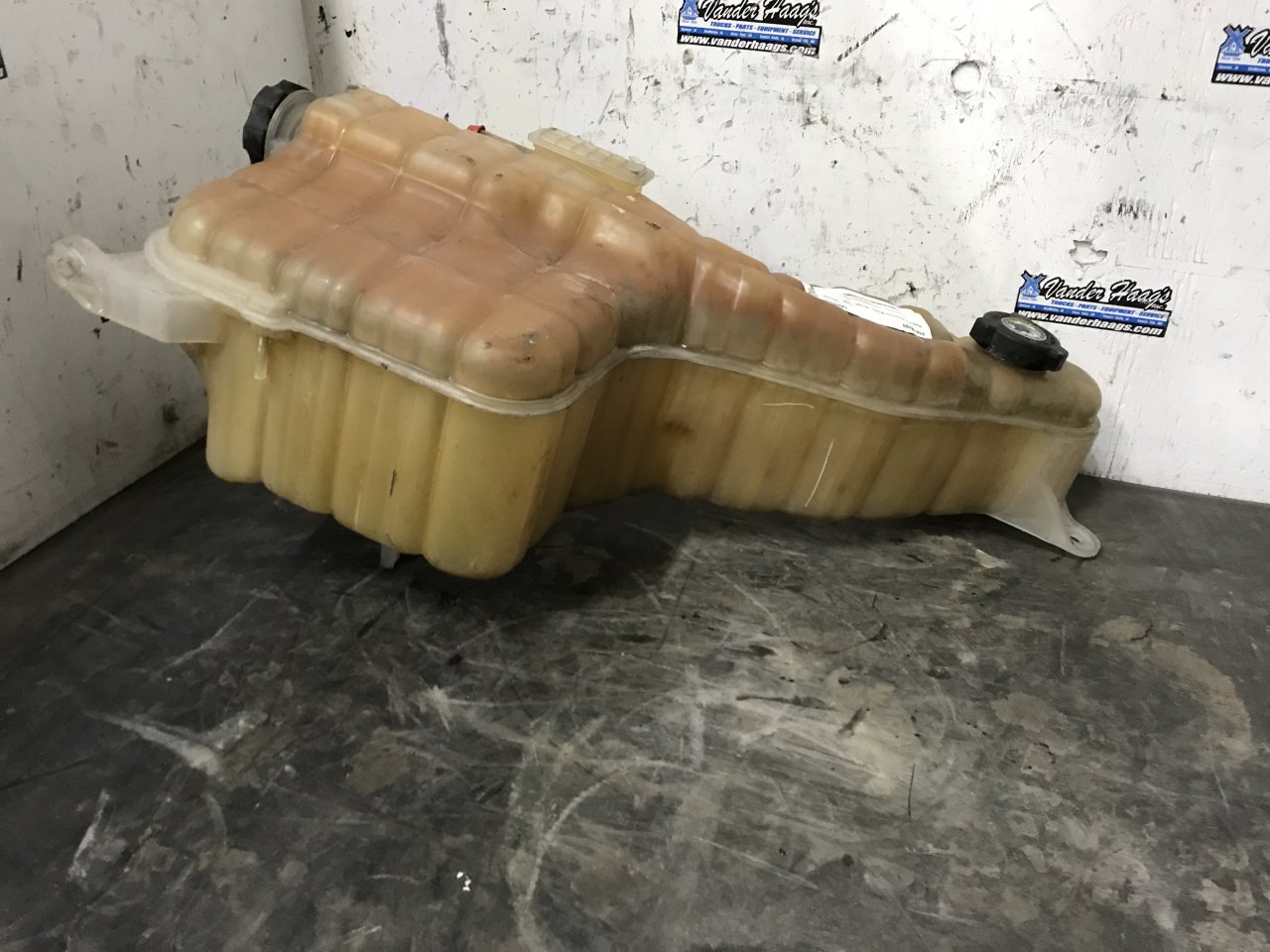 A05-28531-002 | Western Star Trucks 4700 Radiator Overflow Bottle for Sale