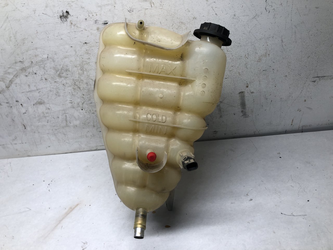 International 8600 Radiator Overflow Bottle for Sale