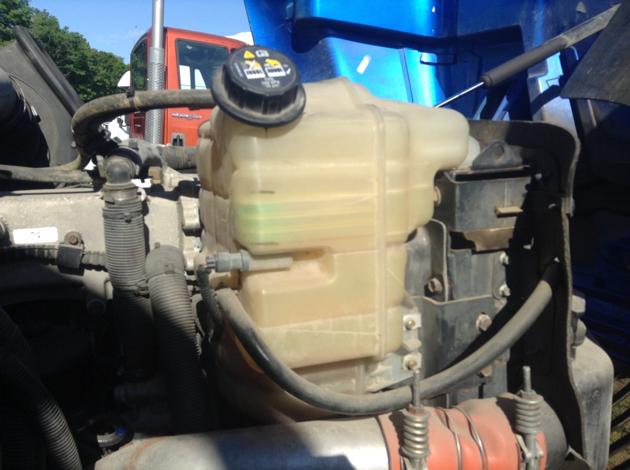 4062314C1 | International 8600 Radiator Overflow Bottle for Sale