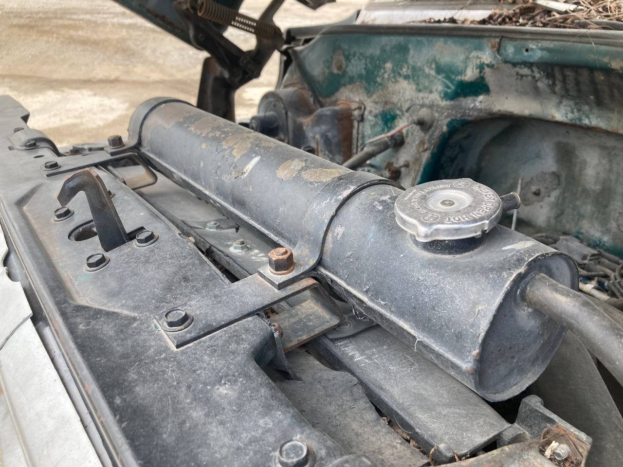 3048714 | Chevrolet C60 Radiator Overflow Bottle for Sale