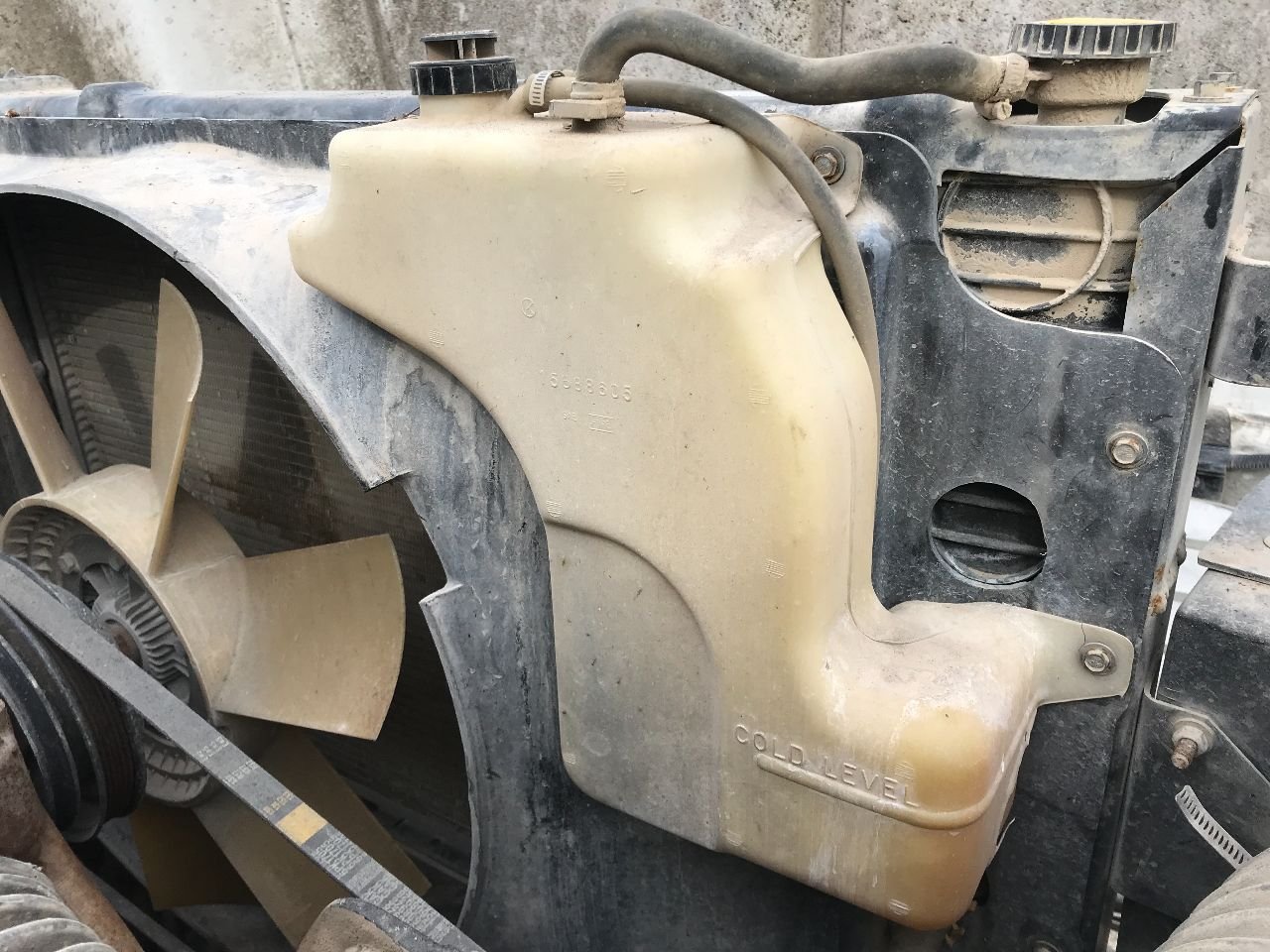 15688605 | GMC B7000 Radiator Overflow Bottle for Sale