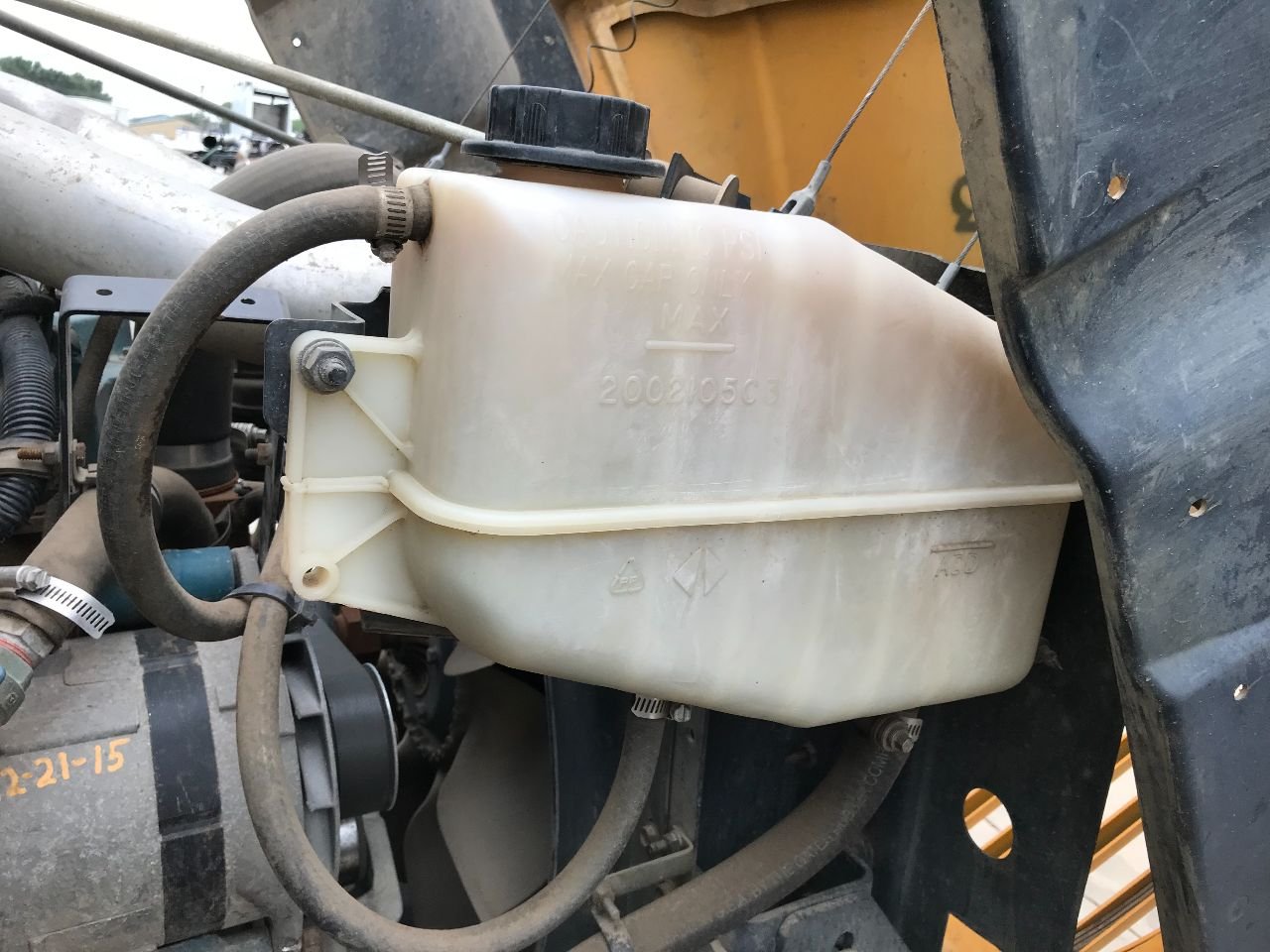 2002105C3 | International CE Radiator Overflow Bottle for Sale