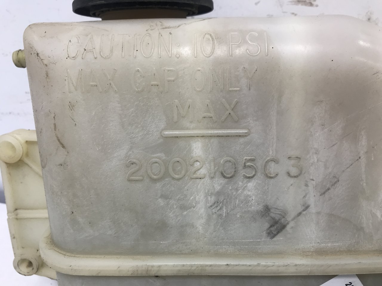 2002105C3 | International CE Radiator Overflow Bottle for Sale