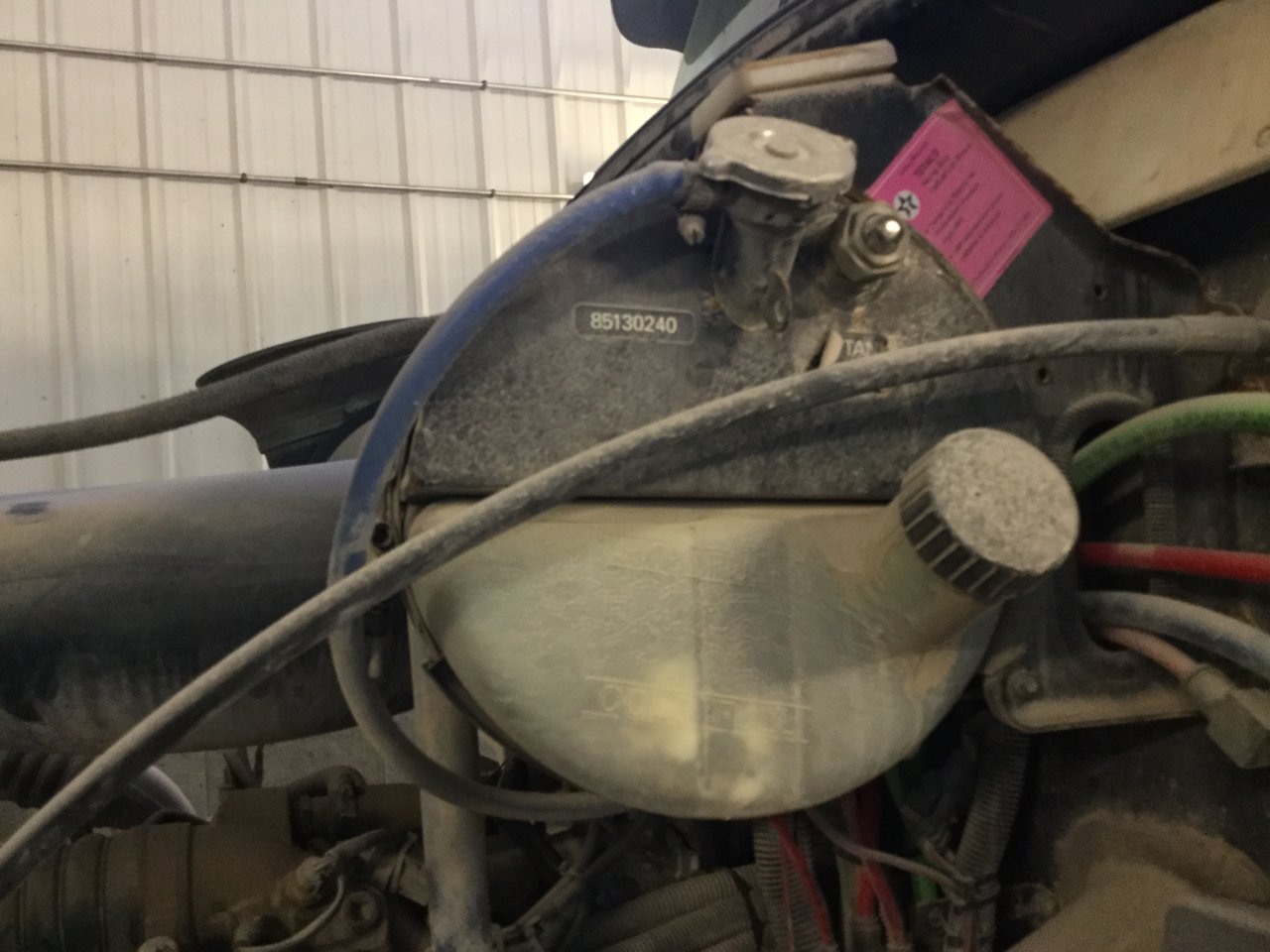 76MF520M | Mack CHN Radiator Overflow Bottle for Sale