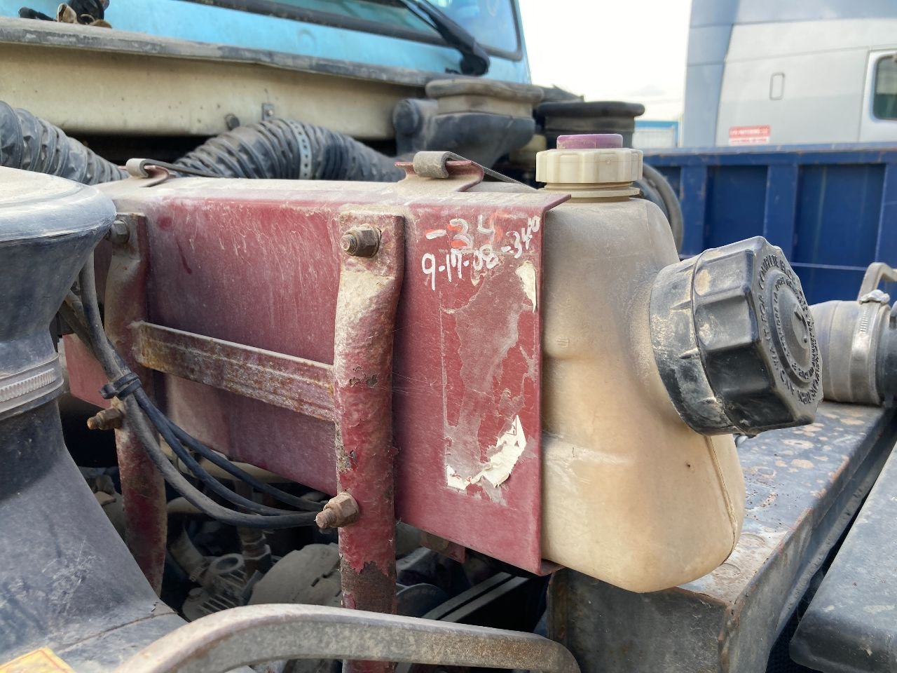 Mack CS MIDLINER Radiator Overflow Bottle for Sale