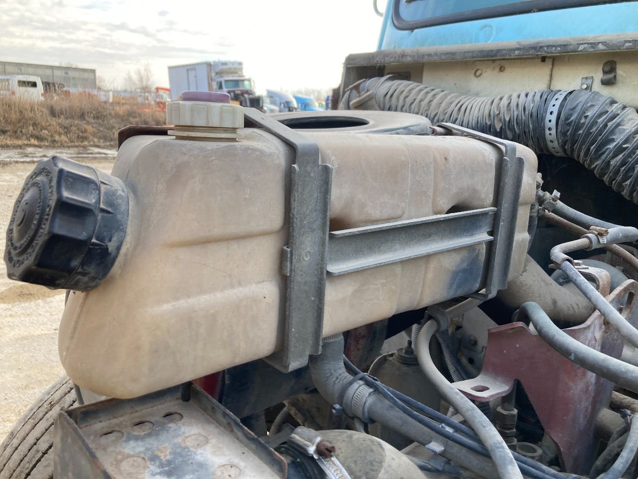 Mack CS MIDLINER Radiator Overflow Bottle for Sale
