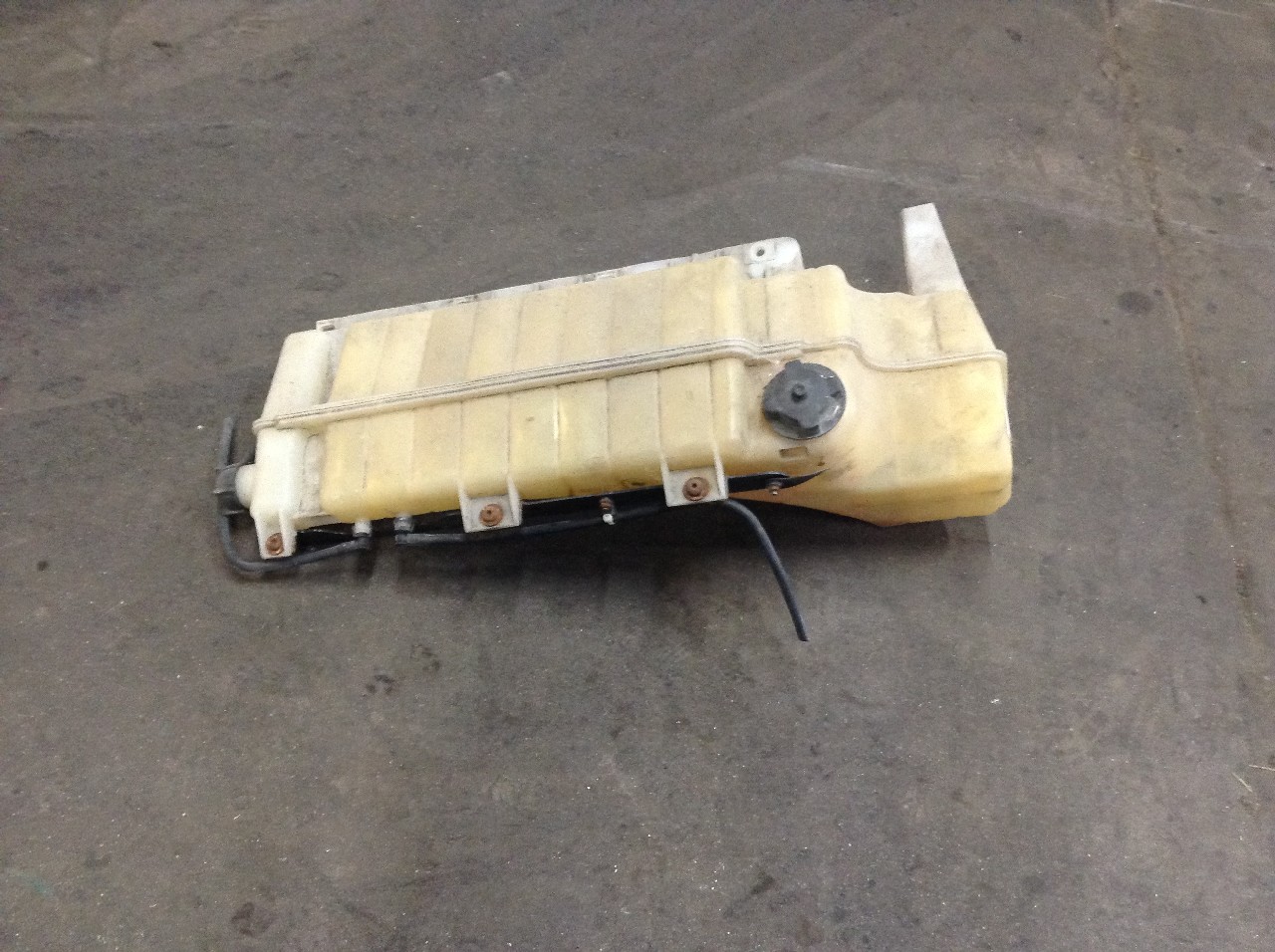 21513975 | Mack CX VISION Radiator Overflow Bottle for Sale