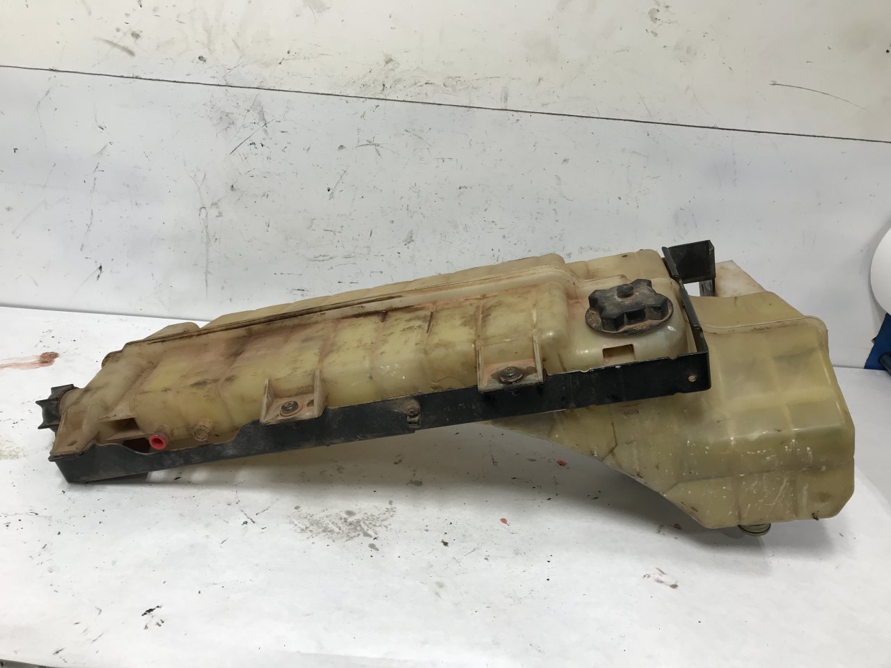 1019340S10 | Mack CXU Radiator Overflow Bottle for Sale