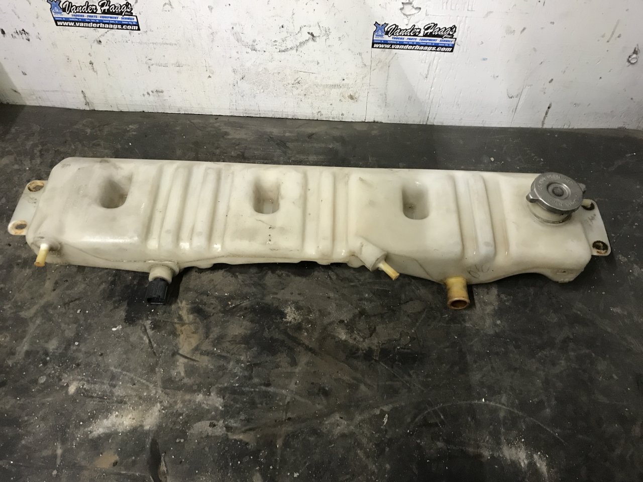 F5HT-8A080-HA | Ford F800 Radiator Overflow Bottle for Sale