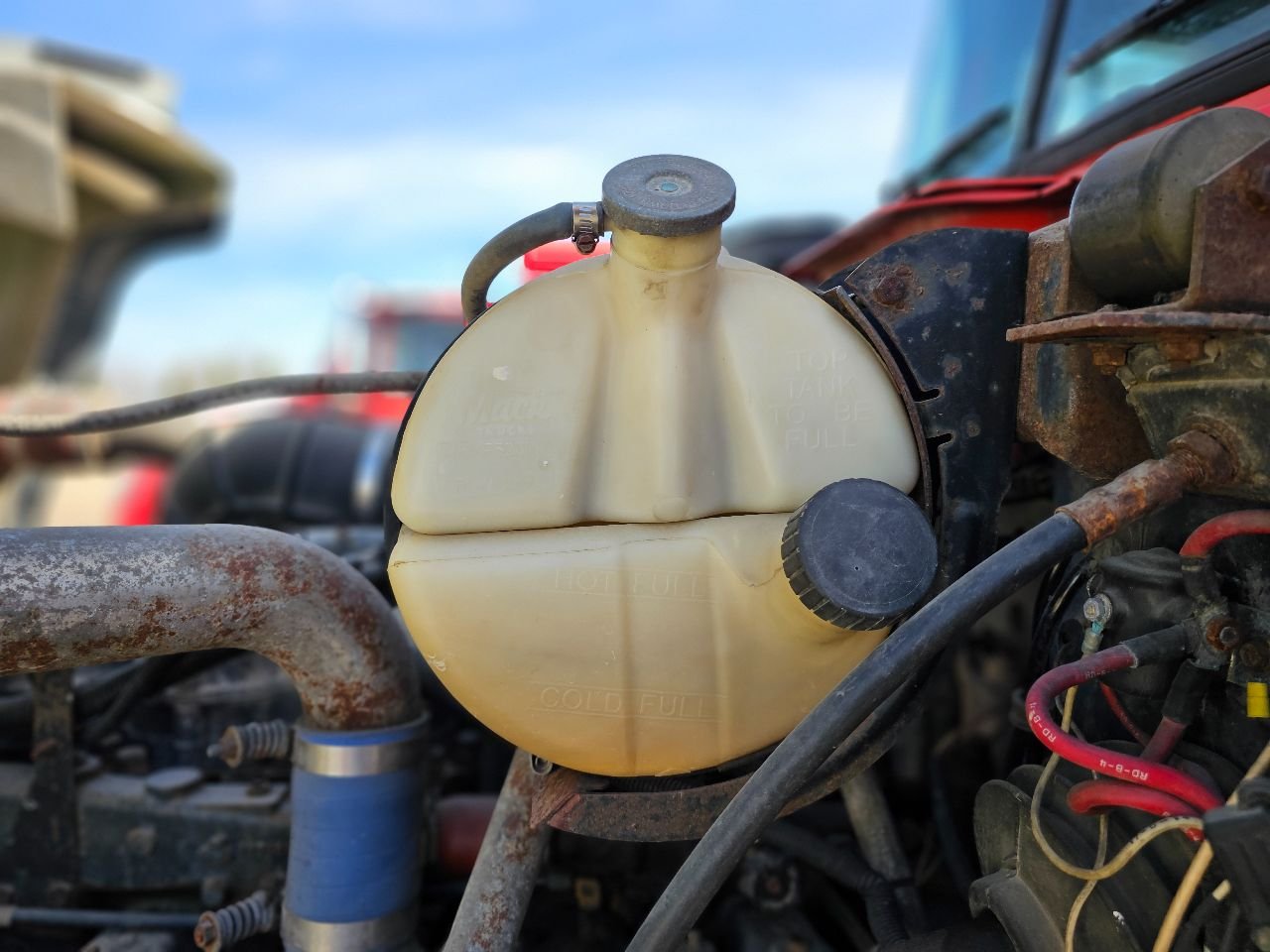 76MF516M | Mack RD600 Radiator Overflow Bottle for Sale