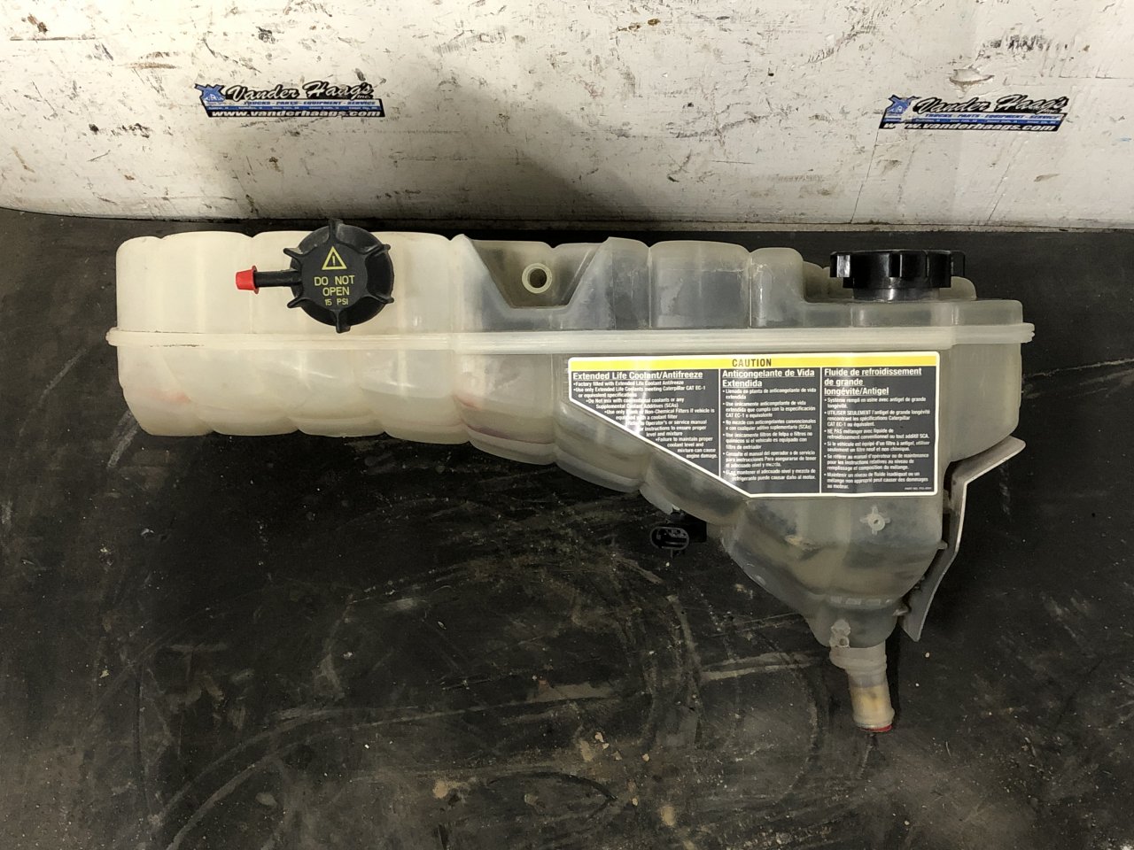 T1673009 | Kenworth T660 Radiator Overflow Bottle for Sale