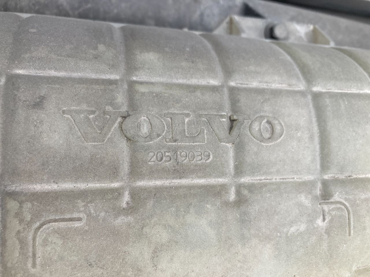 20519039 | Volvo VNL Radiator Overflow Bottle for Sale