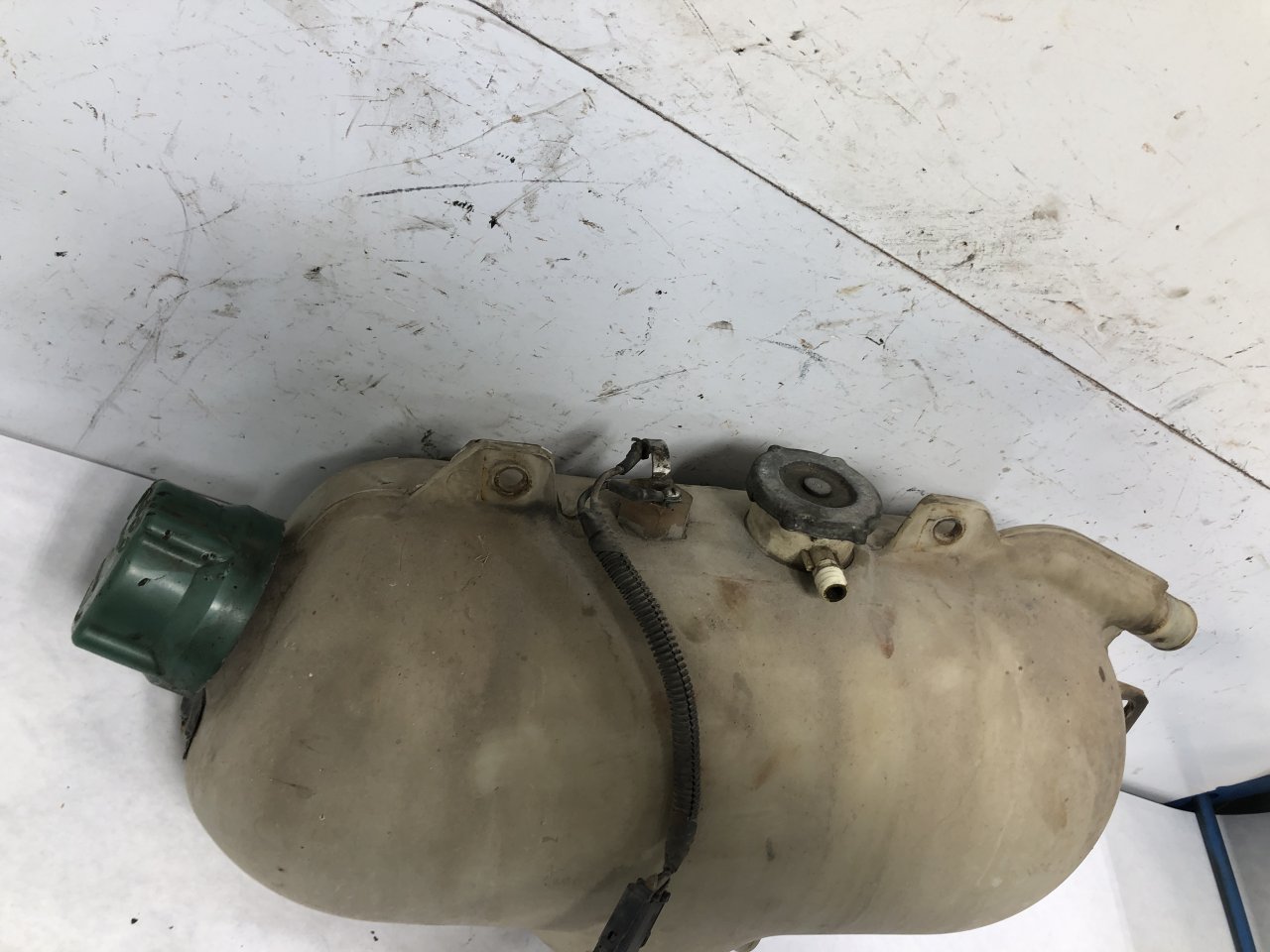 3966106 | Volvo WCA Radiator Overflow Bottle for Sale