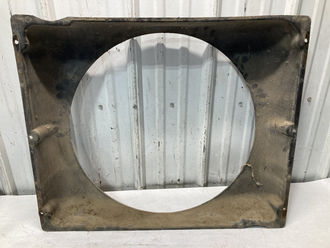 E0HT8146 AC | Ford F700 Radiator Shroud for Sale