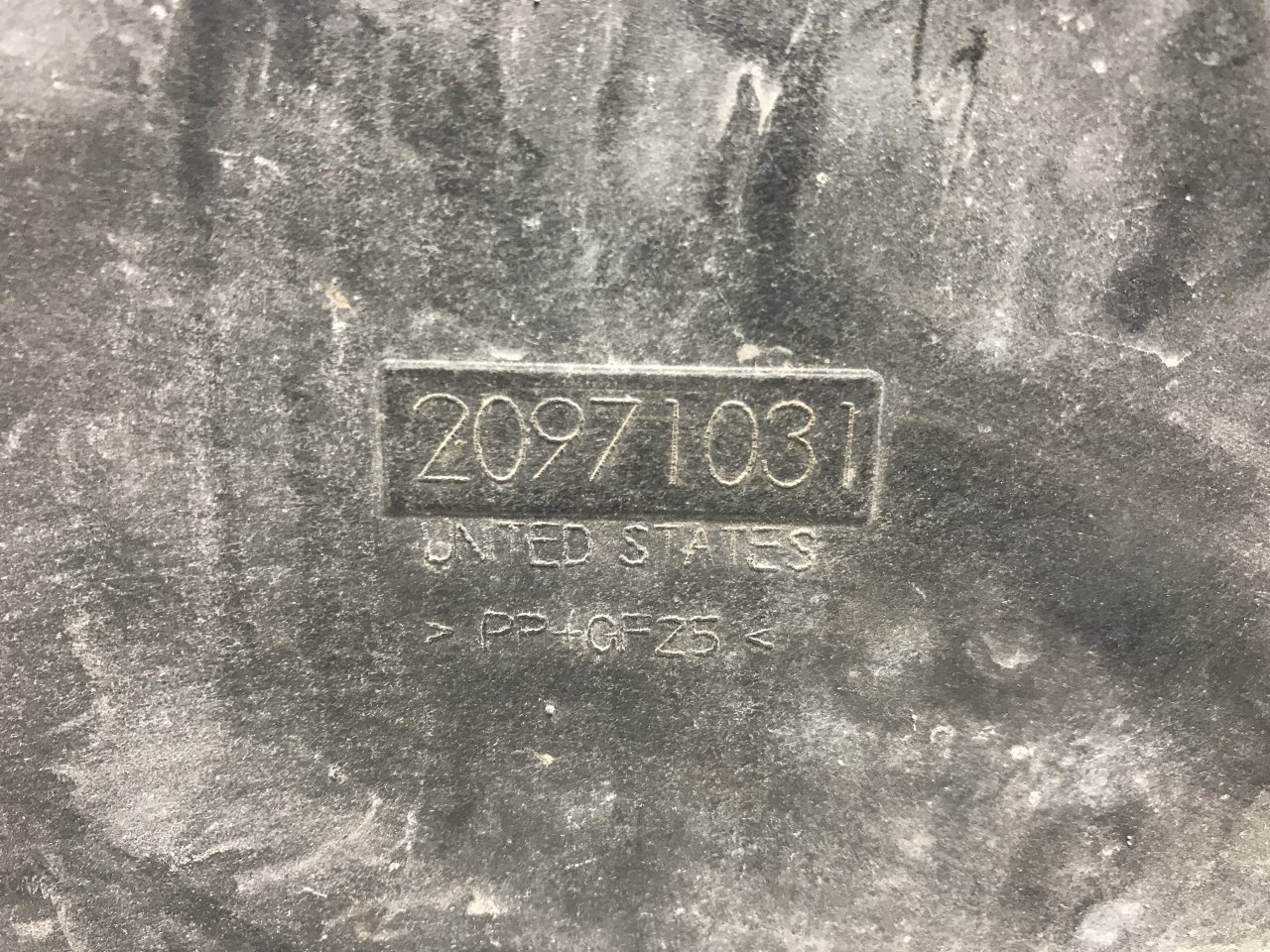 20971031 | Volvo VNL Radiator Shroud for Sale