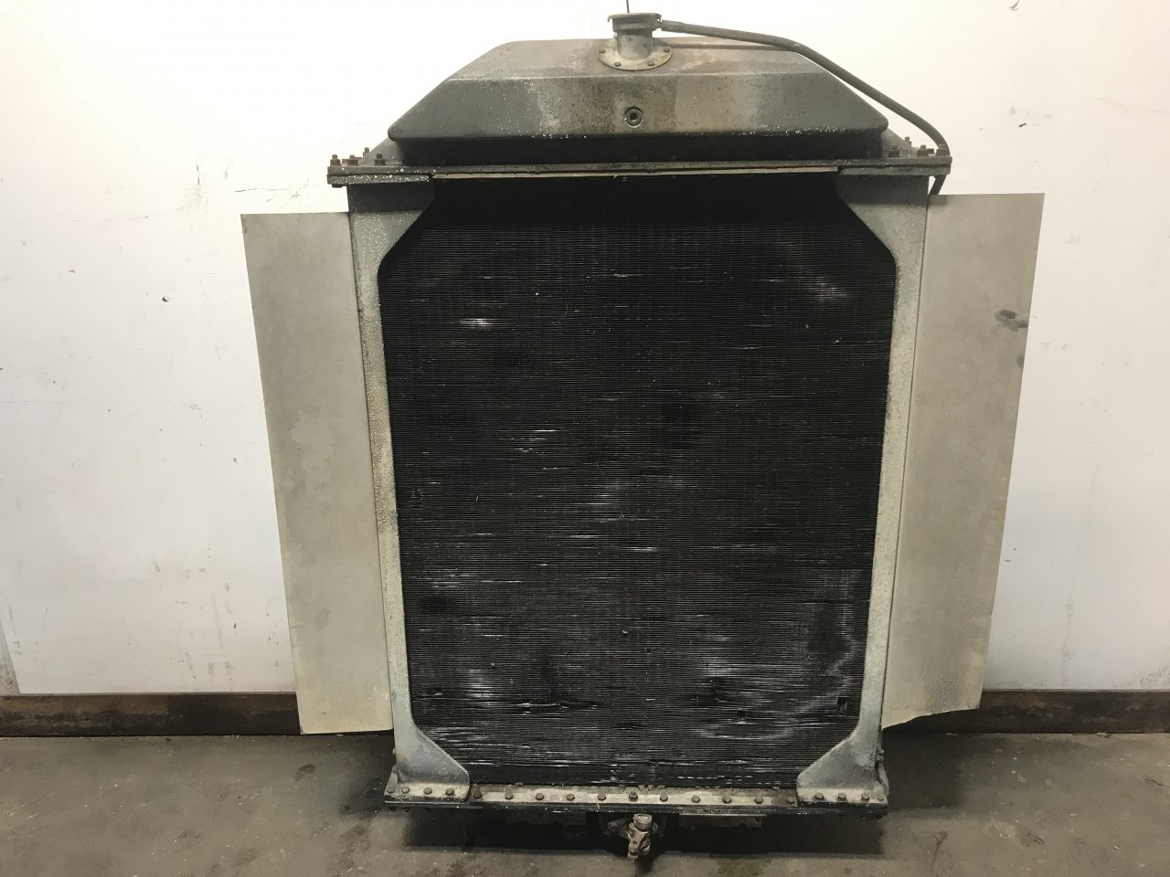 E238657 | Kenworth W900A Radiator for Sale