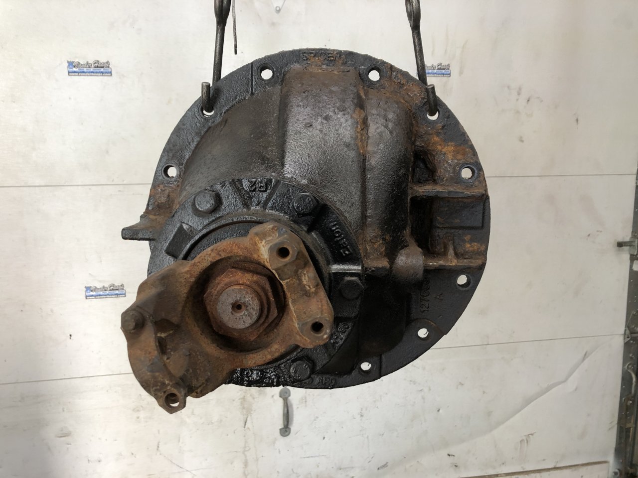 Eaton 21060S Rear Differential Assembly for Sale