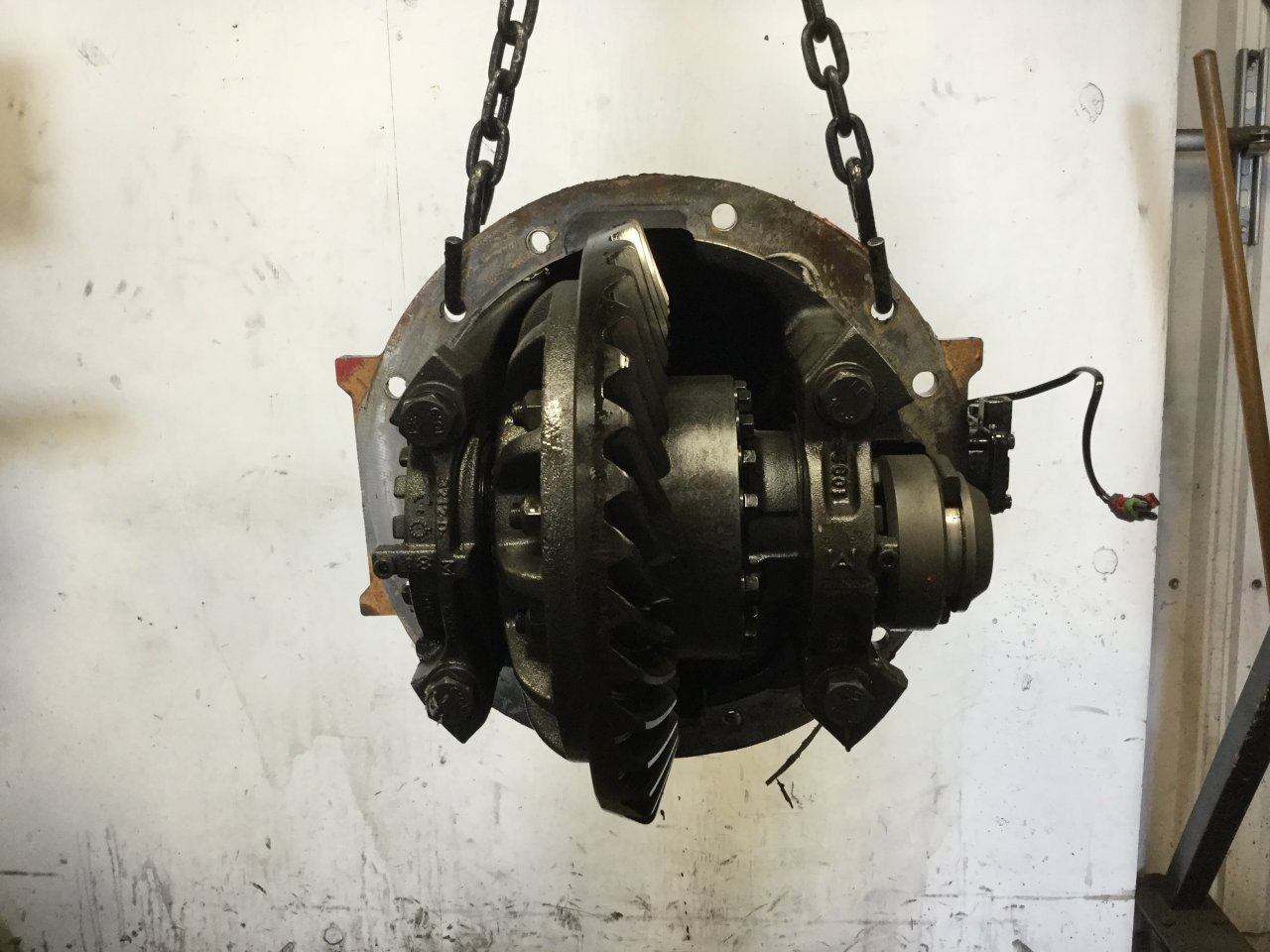 RRL20145-391 | Meritor MR2214X Rear Differential | Carrier Assembly for Sal