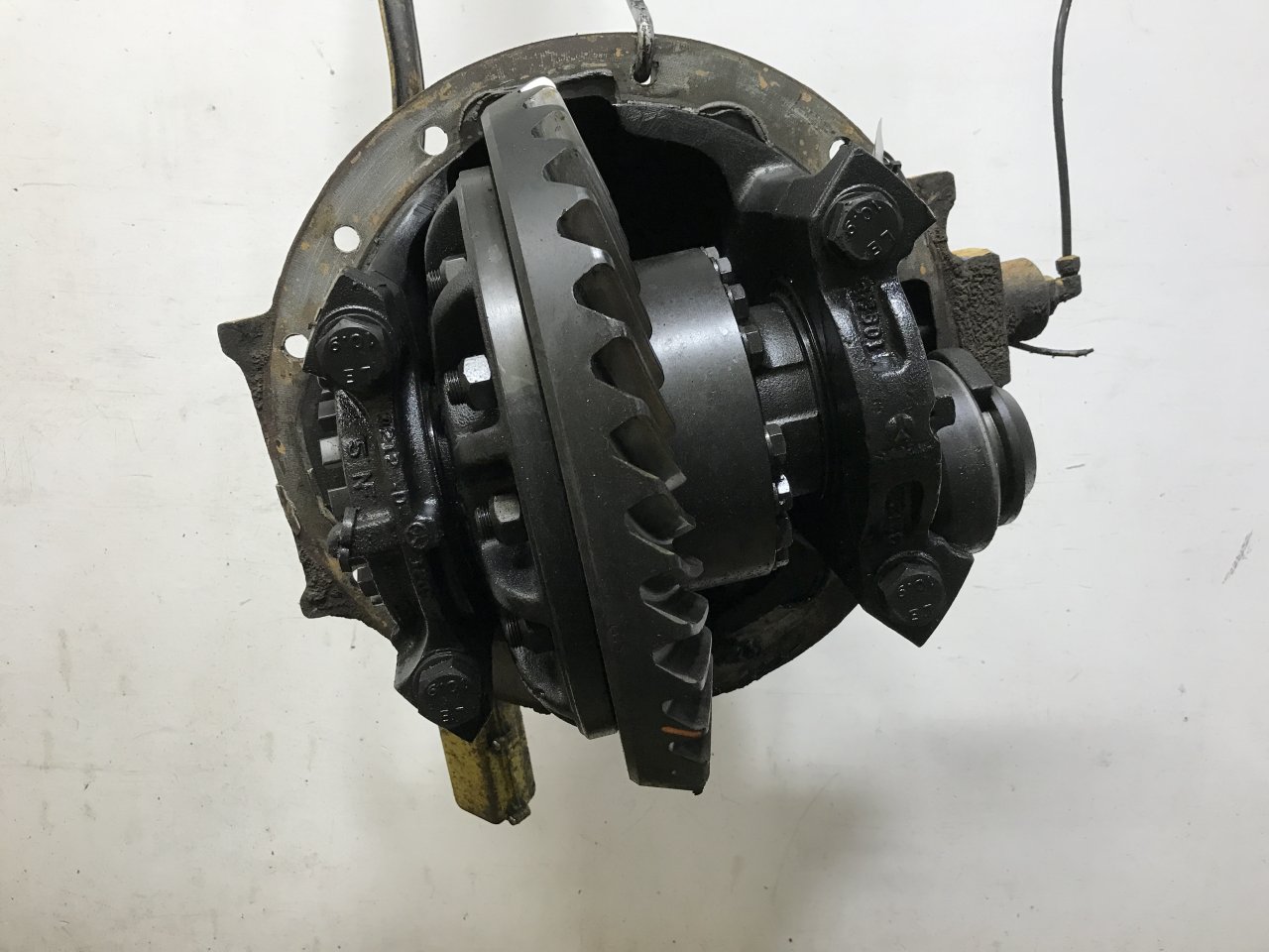 RR20145 | Meritor MR2214X Rear Differential | Carrier Assembly for Sale