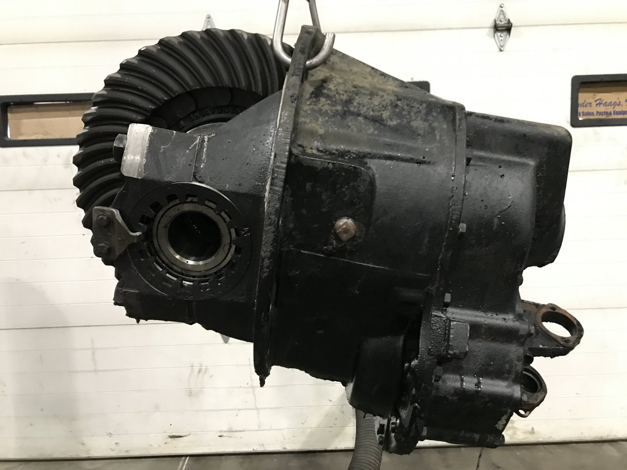 A6-3200-M-1833F | Meritor RR24380 Rear Differential | Carrier Assembly for