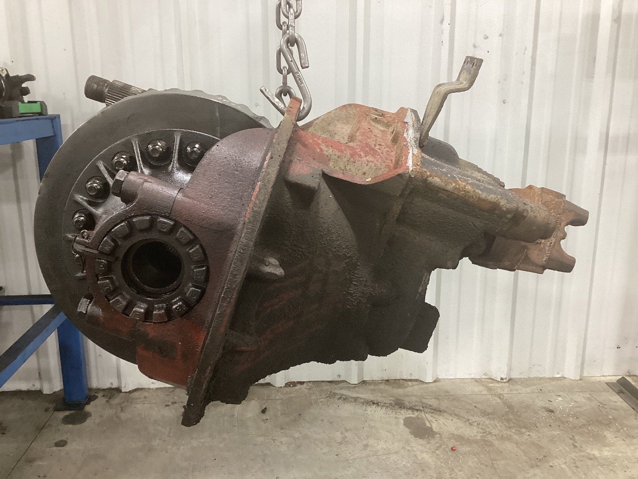 128107C | Eaton DS381 Front Carrier | Differential Assembly for Sale