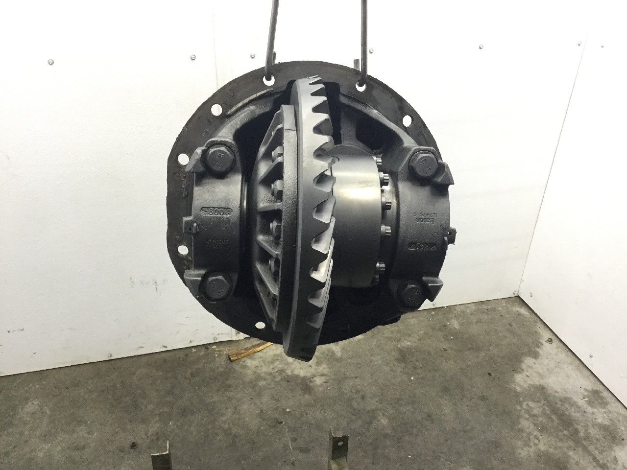 Eaton DS404 Front Differential Assembly for Sale