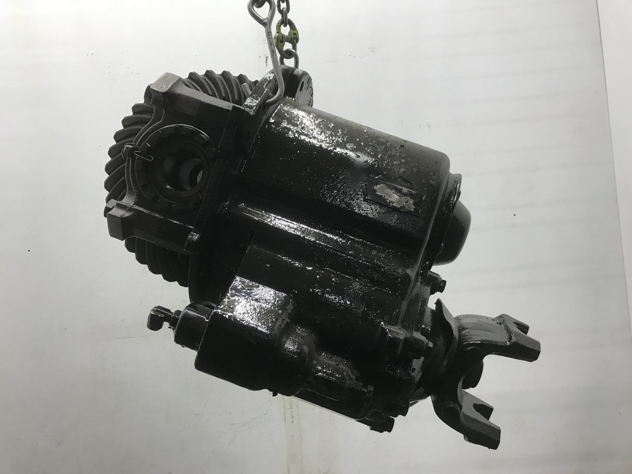 2052359 | Meritor RD17144 Front Carrier | Differential Assembly for Sale