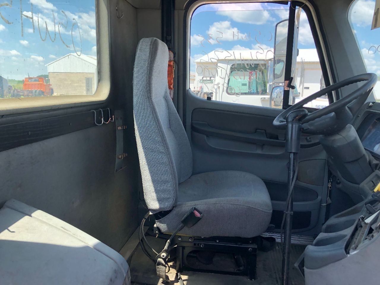 189800FA635 | Freightliner COLUMBIA 112 Air Ride Seat for Sale