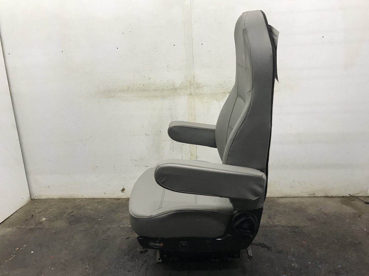 189801VA605 | Mack CXN Air Ride Seat for Sale